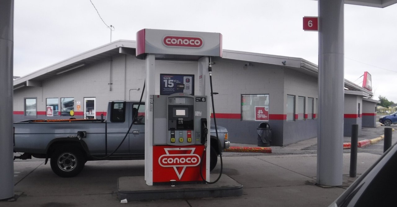 conocoで給油 モンタナ州ハーディン｜toyotaboxy