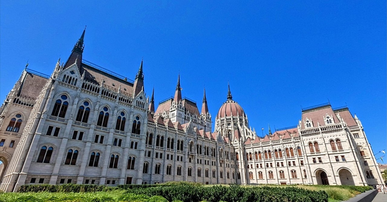 Walking around Budapest｜URBANRANCH