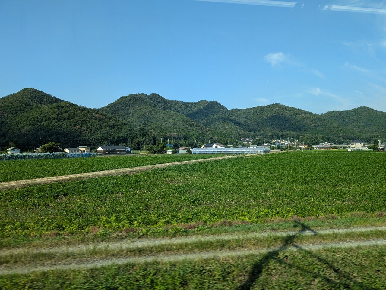 東へ向かう。｜ARATA