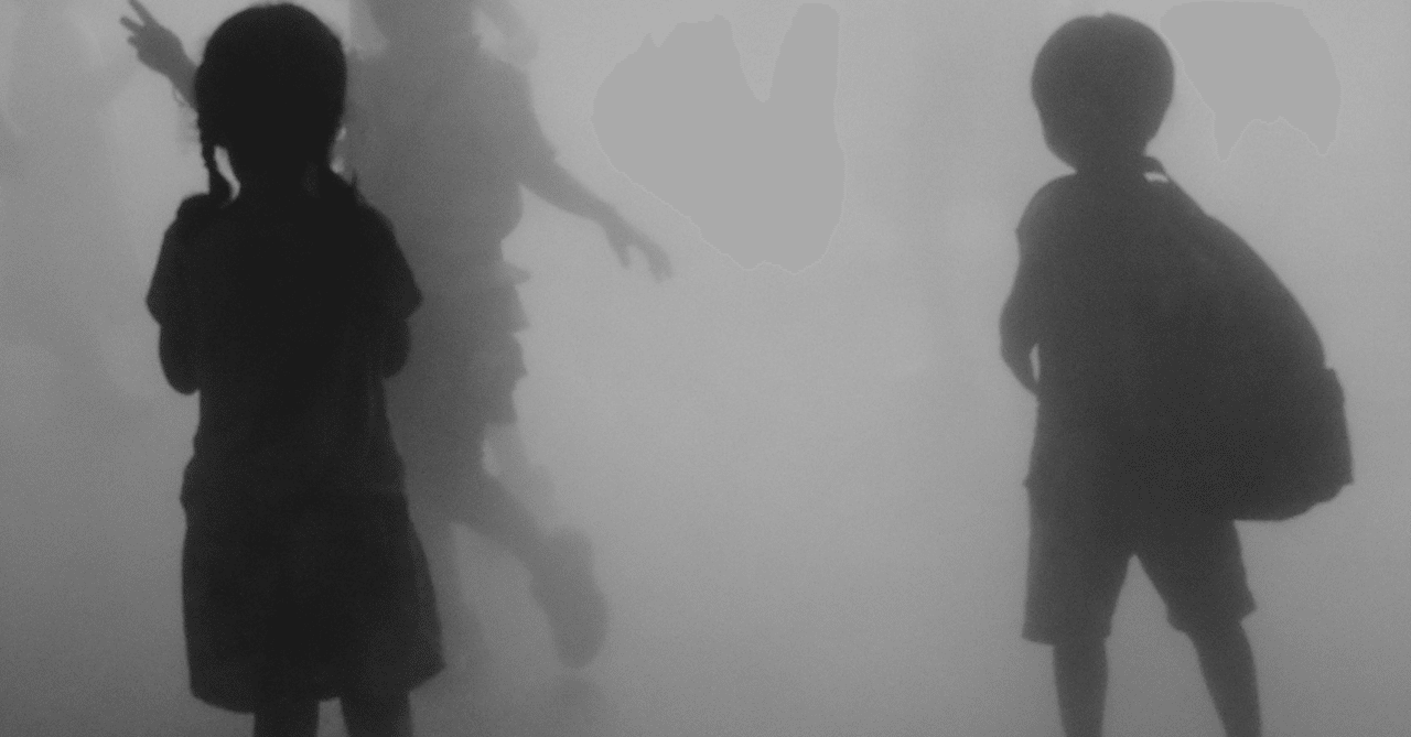 [短編ホラー]笑顔の瞳の色はモノクロより深く｜Joe Saeki [佐伯 承]