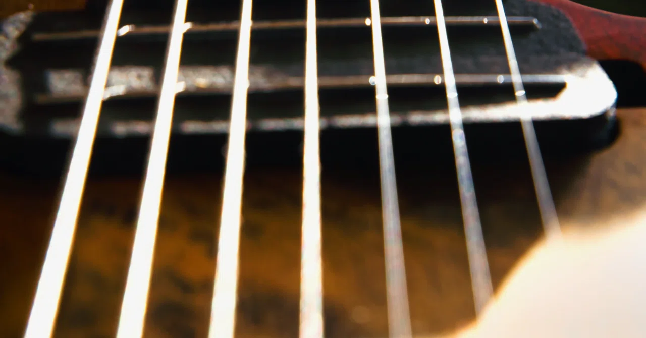 たった1本の弦でブルース・レゲエを掻き鳴らすBrushy One String特集 Vol. 229｜KEI_HAYASHI