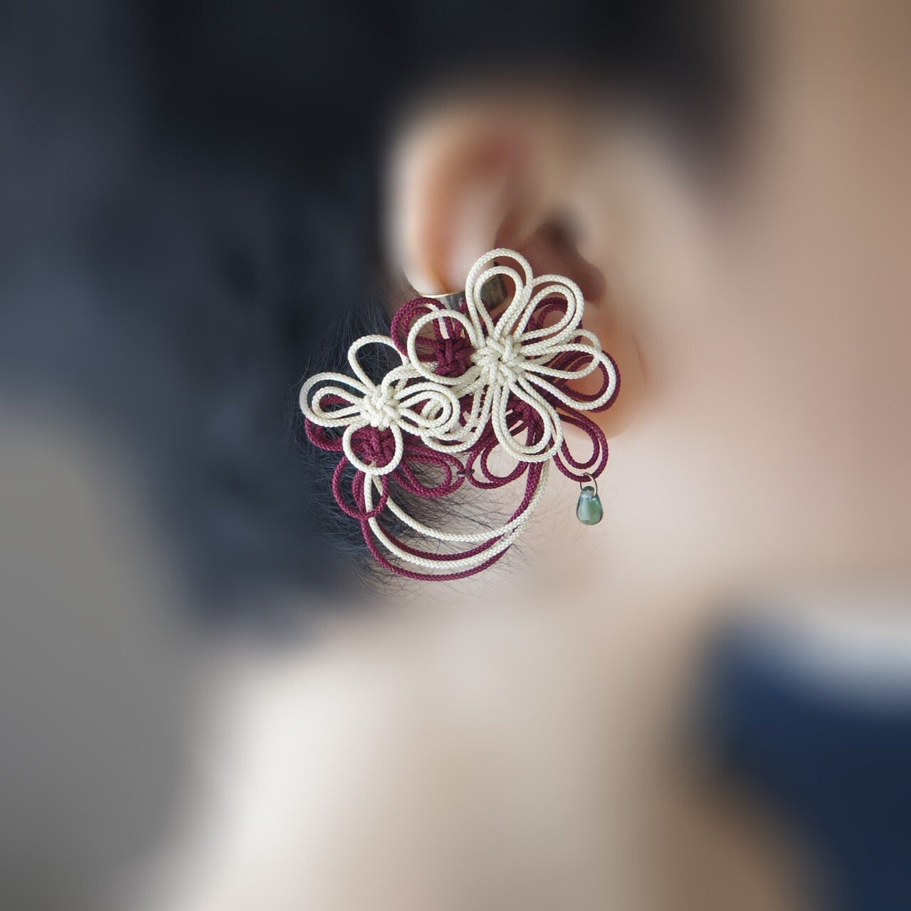 【復活販売 / 2024.8.9.】 かたっぽイヤーカフ「満チ零ルオモヒ」（アイボリー×臙脂） | nuta design https://nutadesign.thebase.in ...