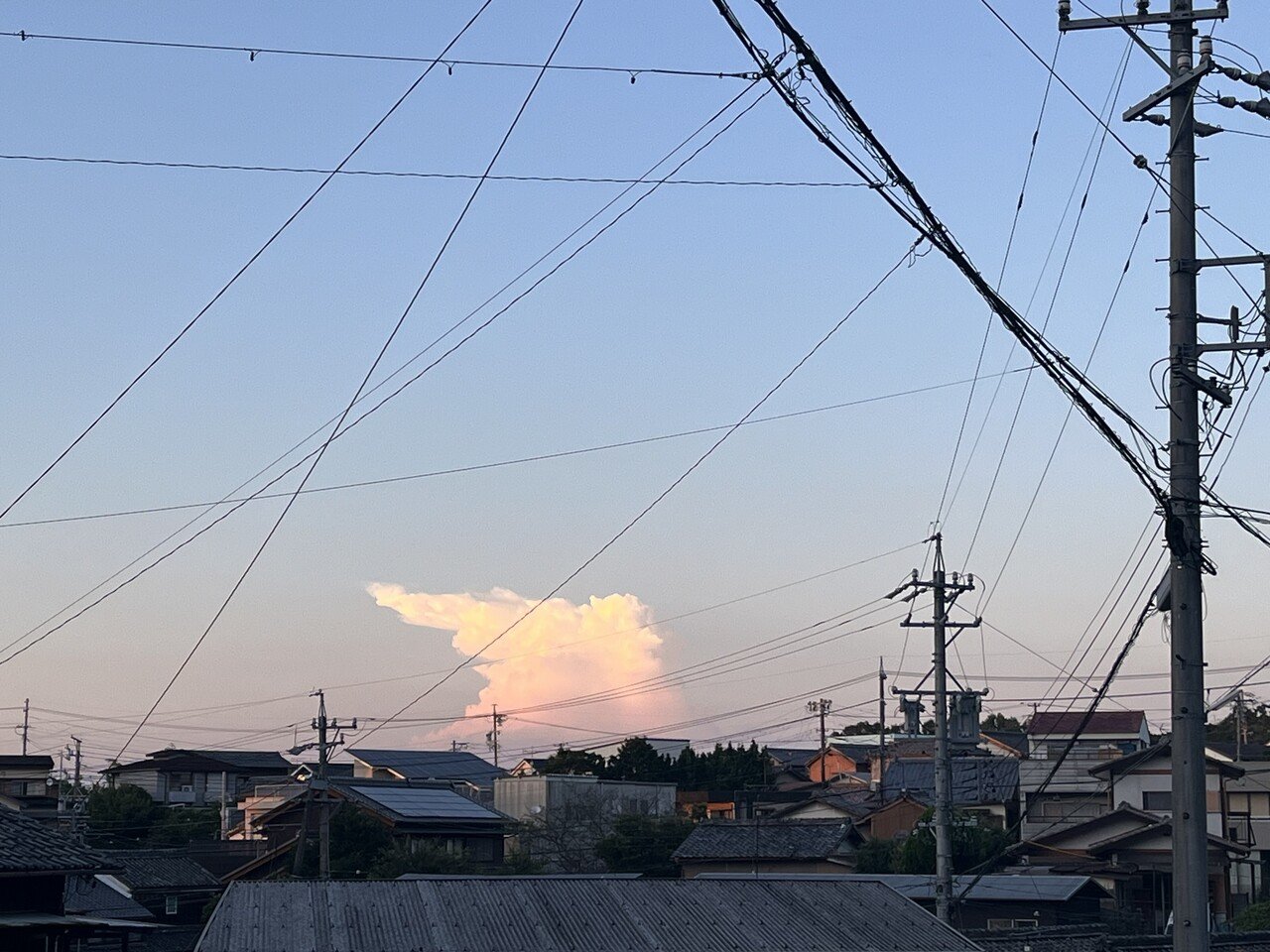 リーゼントみたいな雲！笑｜Rina