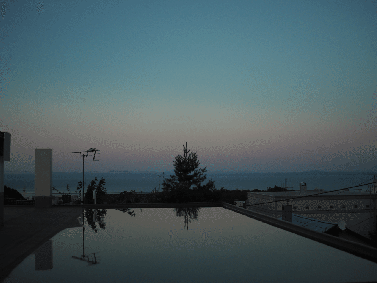 クリスさんのポッドキャストをほぼ聴き終わり、見つけた新しい番組 「おしゃべりな図書室」 https://podcasts.apple.com ...