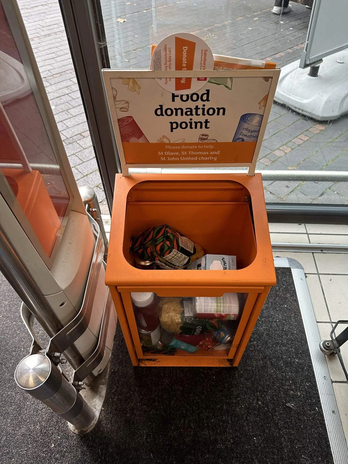 ロンドン生活648日目｜Food Donation Pointなるものを発見した日🥖｜mitsuki.