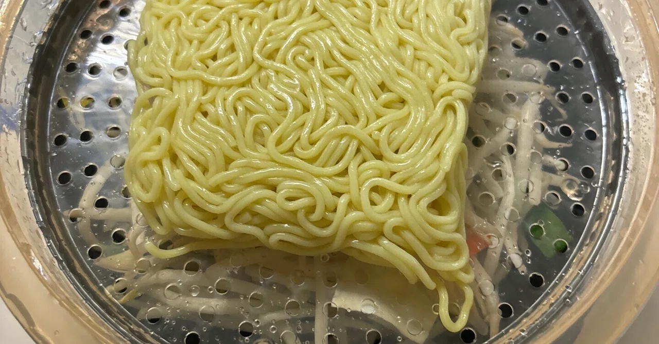 レタスの根みたいな日｜RNAR | リボ核酸の川
