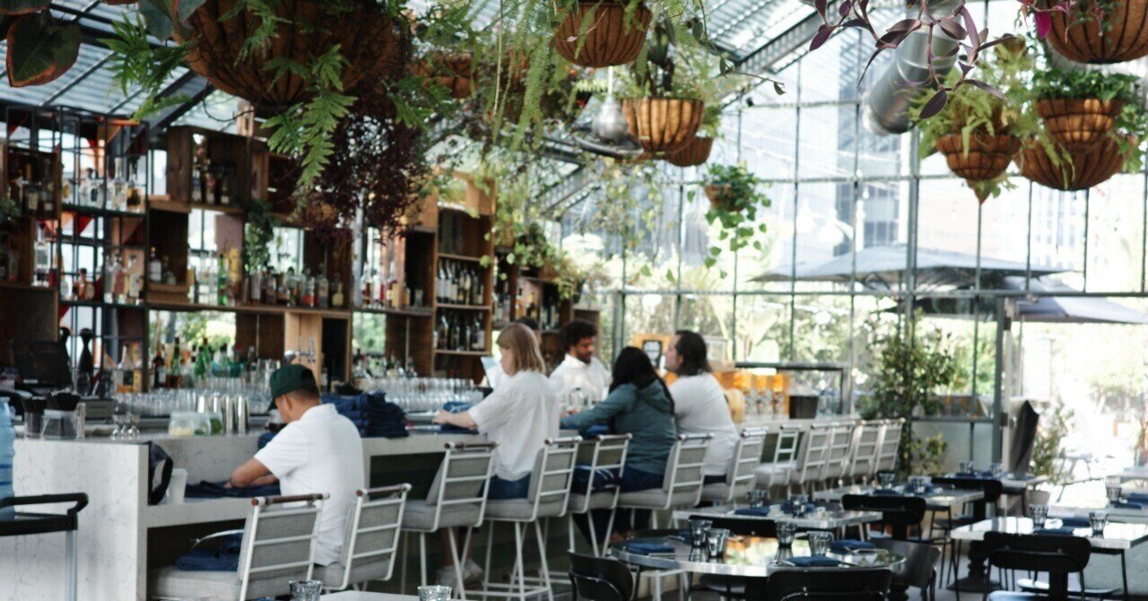 キャッシュレスがもたらすチップ制度の再定義と接客スキルの重要性｜Koki Ono