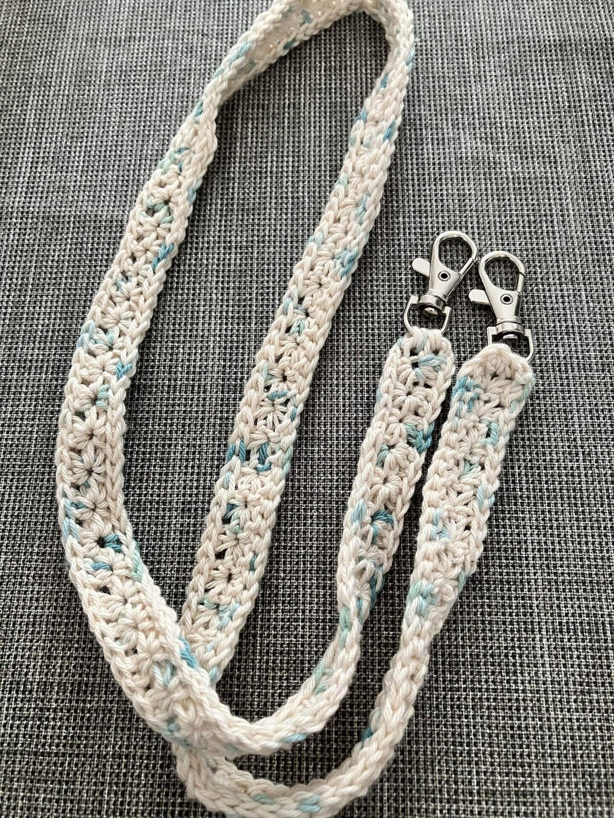 スマホストラップを編みました！｜Uchino Hito