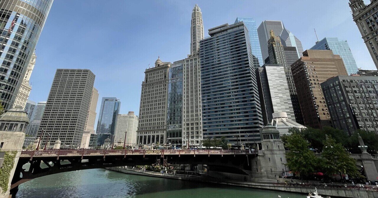 楓が色づく 秋のCHICAGO。｜MAYUKO