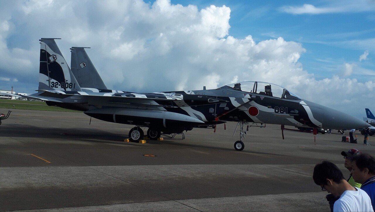 F-15のデモスクランブルの動画を久し振りに見て感動した。 JFS始動音、ENG始動時のJFS唸り音、50%での1stランプDNとJFS回転数 ...