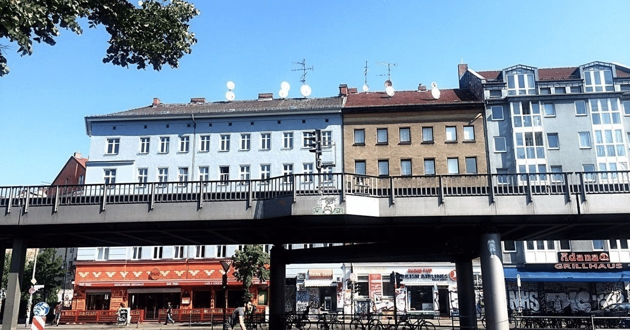 RMK 2024年クリスマス限定コスメ特集：華やかアイメイクとマットリップで彩るホリデーシーズン｜CocoCute