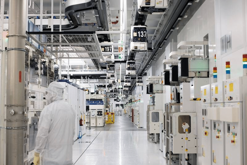 中国半導体低レベルな事故が相次ぎ、半導体自動搬送事が故障｜corinchan