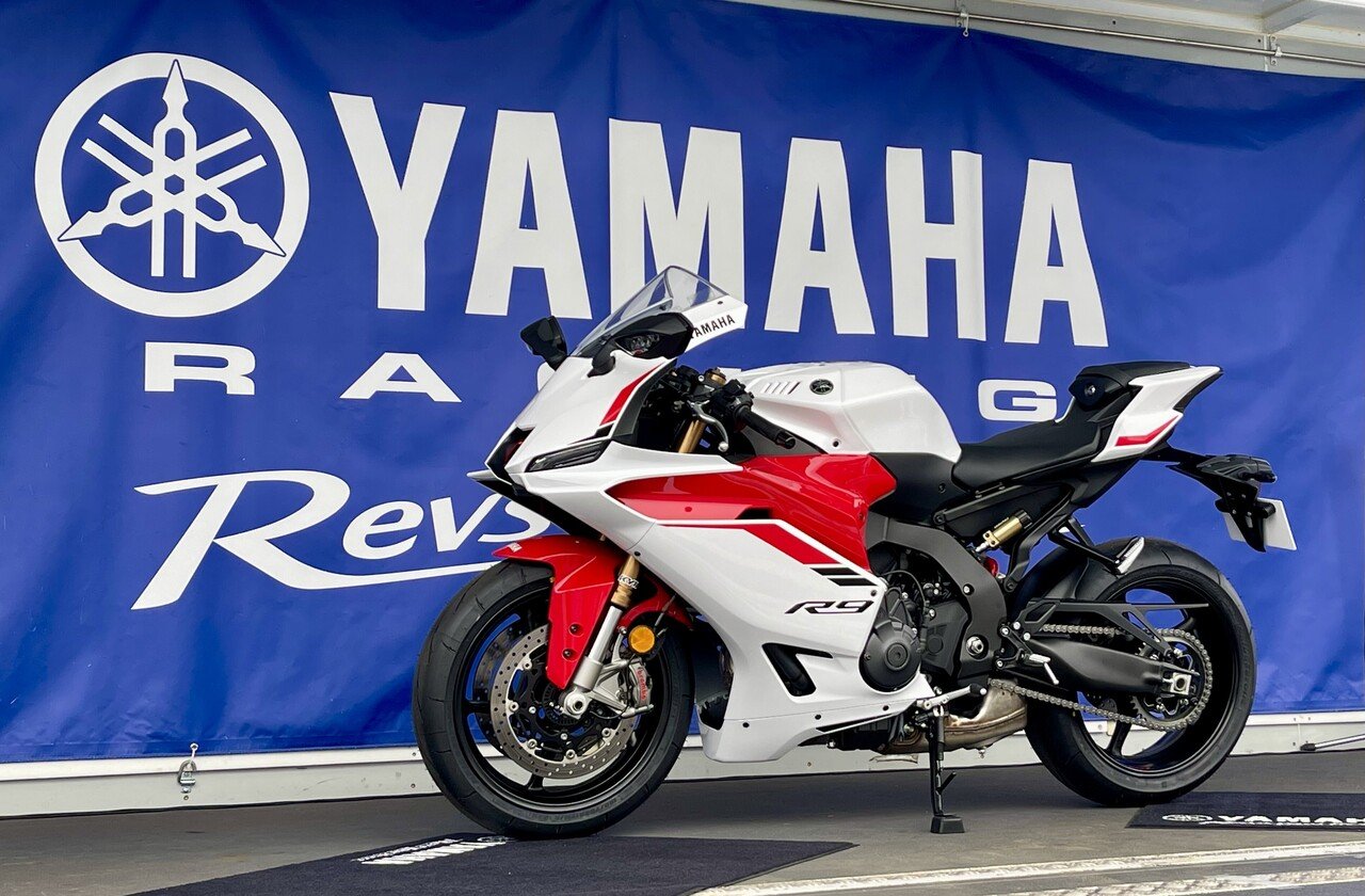 鈴鹿サーキットにて、ヤマハYZF-R9国内初披露。発売は来春。スーパースポーツとしては、おそらくお手頃価格。スペックもほどよい感じ。ギュッと ...