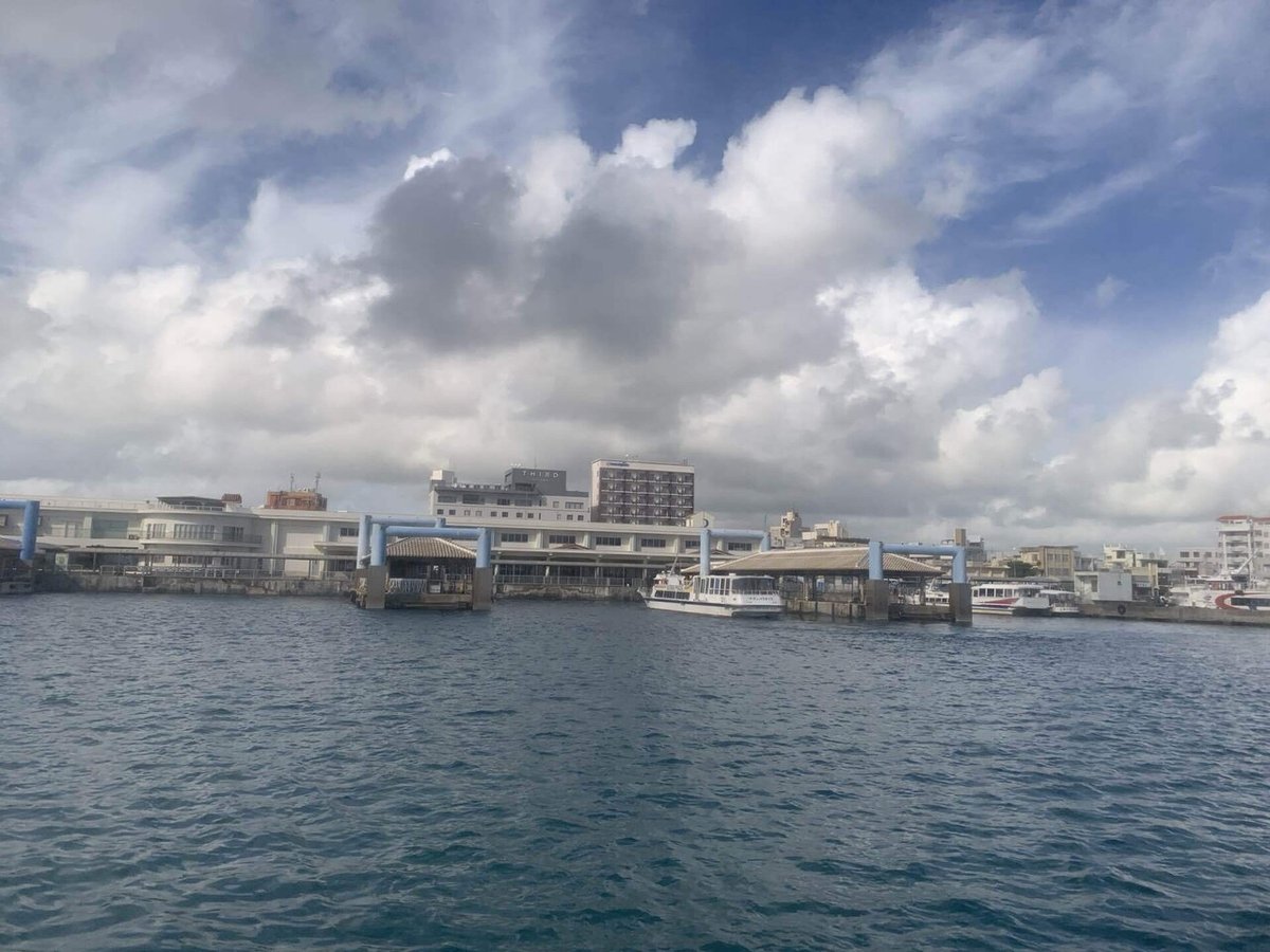 石垣に向って 初日 GR3｜フォトグラファー・Noki.jp