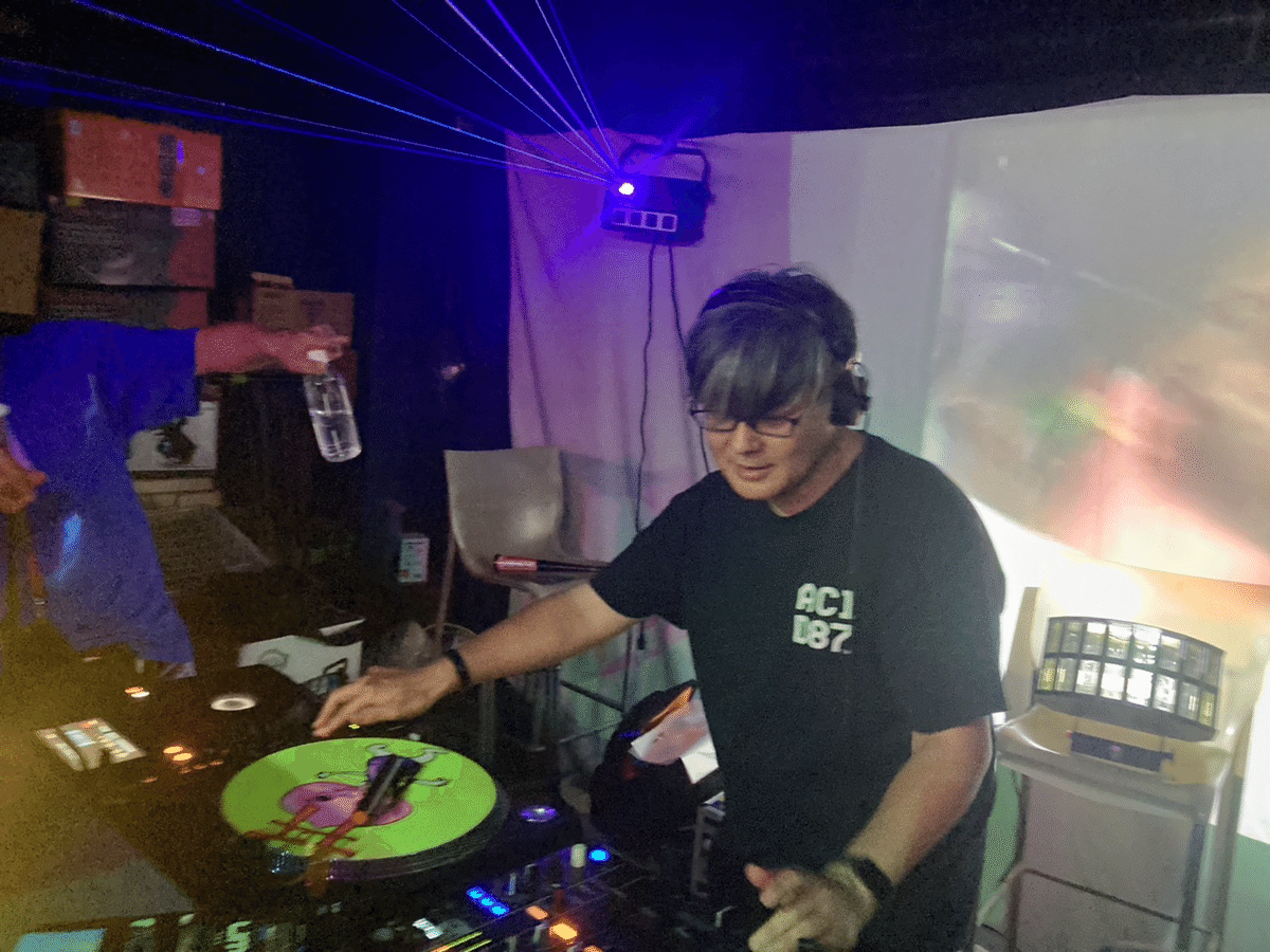 11.04. HAPPY NUTTY出演者紹介 DJ THUNDER｜Happy Nutty