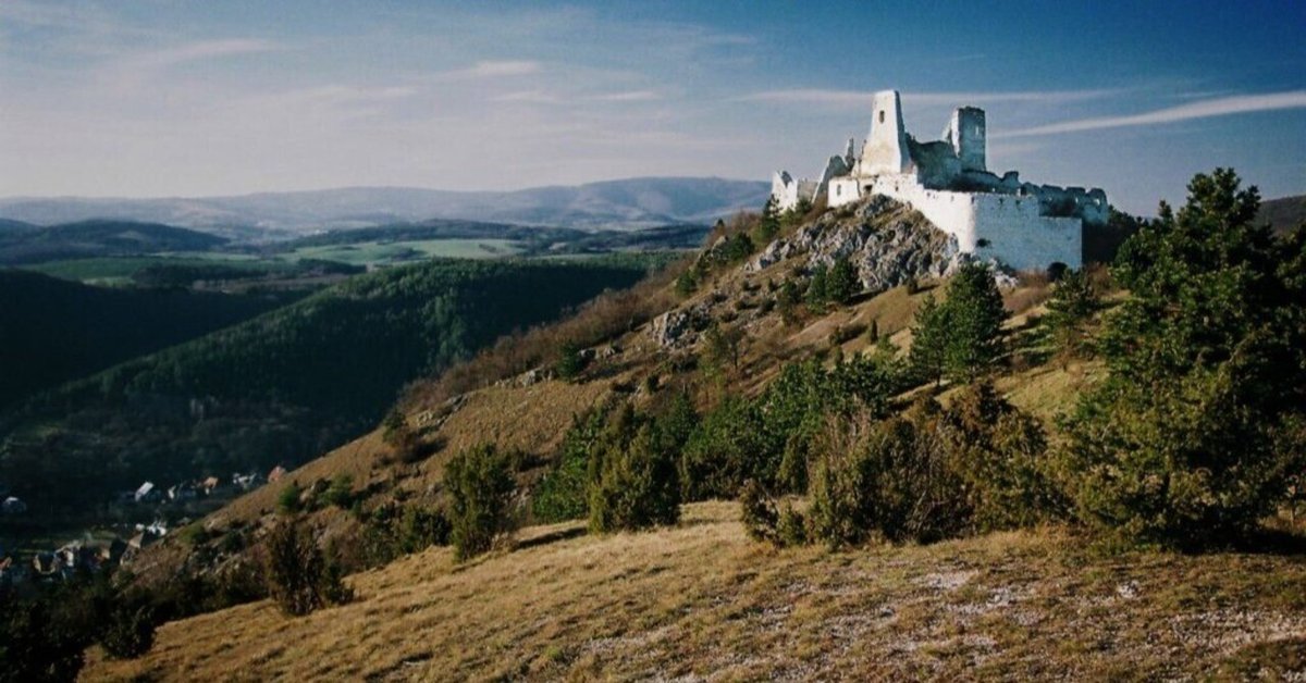 Mikakoのドイツ語通信 2024年第37号 Mythos der "Blutgräfin" 「血の伯爵夫人」の伝説｜Mikako Hayashi-Husel（林フーゼル美佳子）ドイツ語サービス