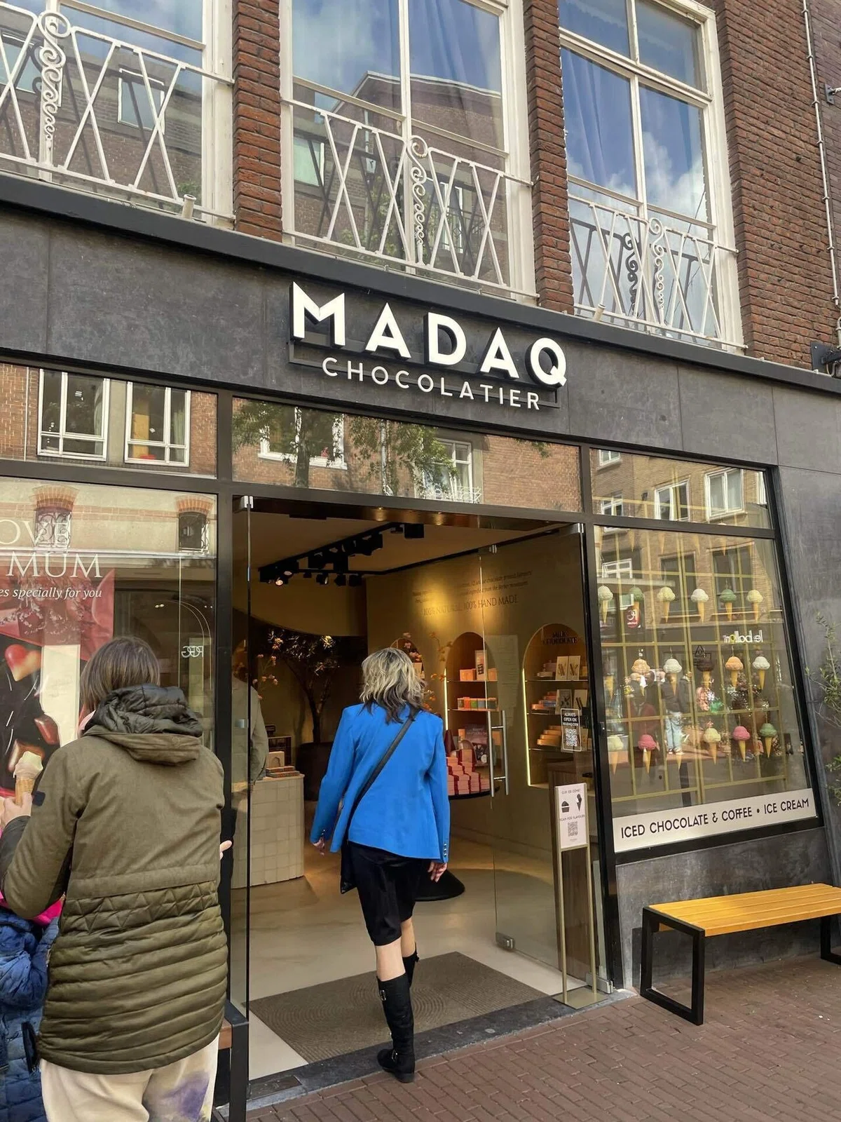 【観光】オランダにしかない高級チョコレート屋さんのアイスが絶品すぎた話@MADAQ CHOCOLATIER(マダックチョコラティエ)｜A