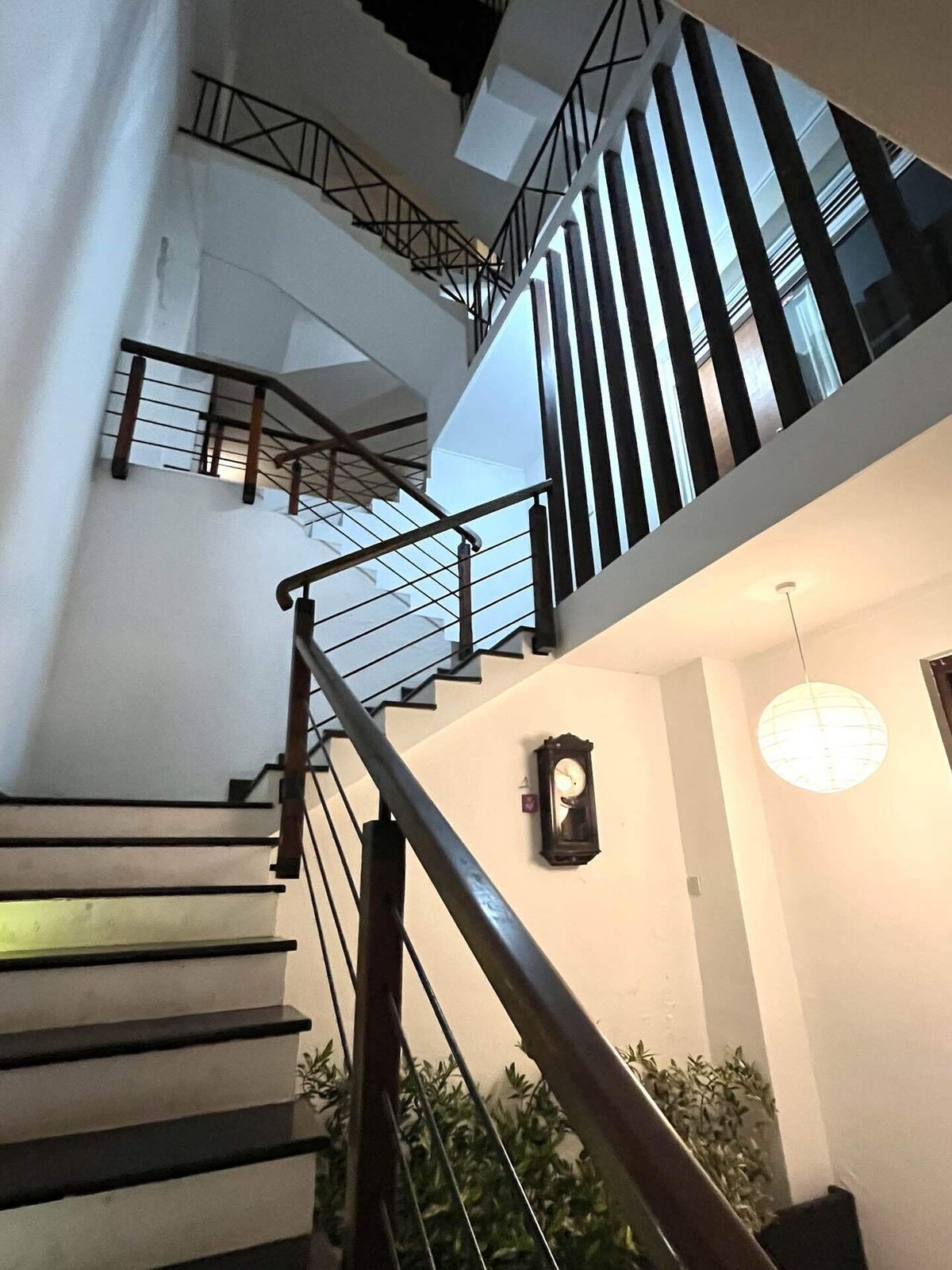 スリランカ シニア一人旅2日目 キャンディからシーギリヤへのバス旅｜Honana Café