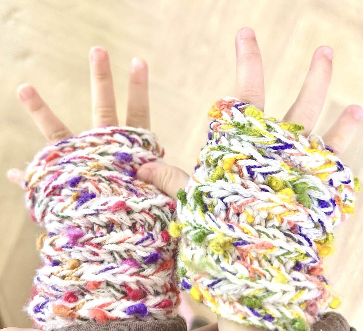 編み物🧶アームウォーマー続編｜yukky@イラストレーター