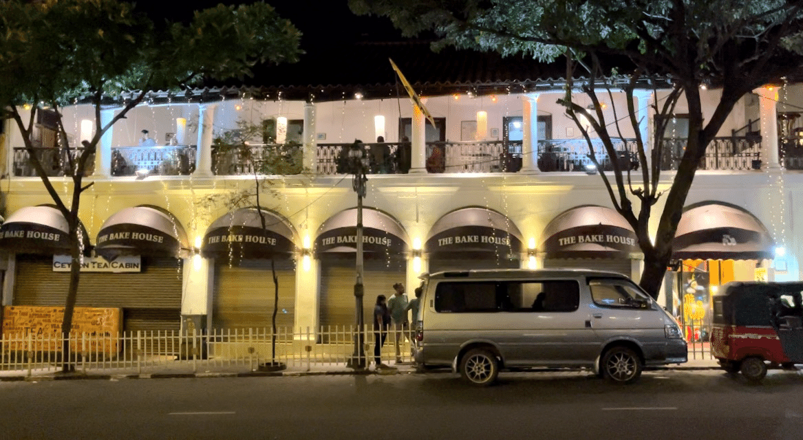 スリランカ シニア一人旅2日目 キャンディからシーギリヤへのバス旅｜Honana Café