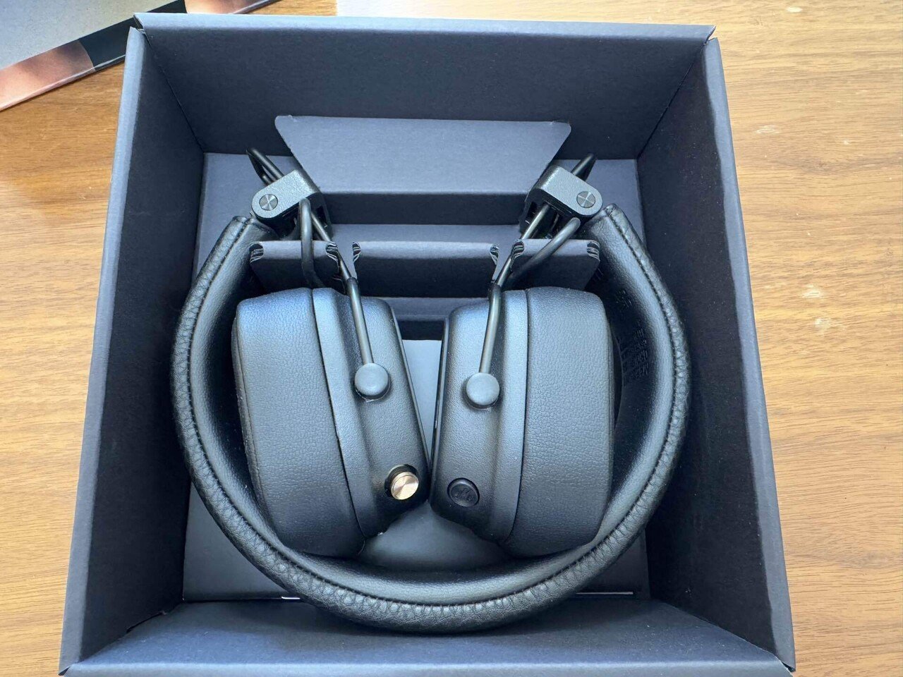 Marshall のヘッドホン「MajorV」を購入|あきちゃん(男) Marshall のヘッドホン「MajorV」を購入|あきちゃん(男)