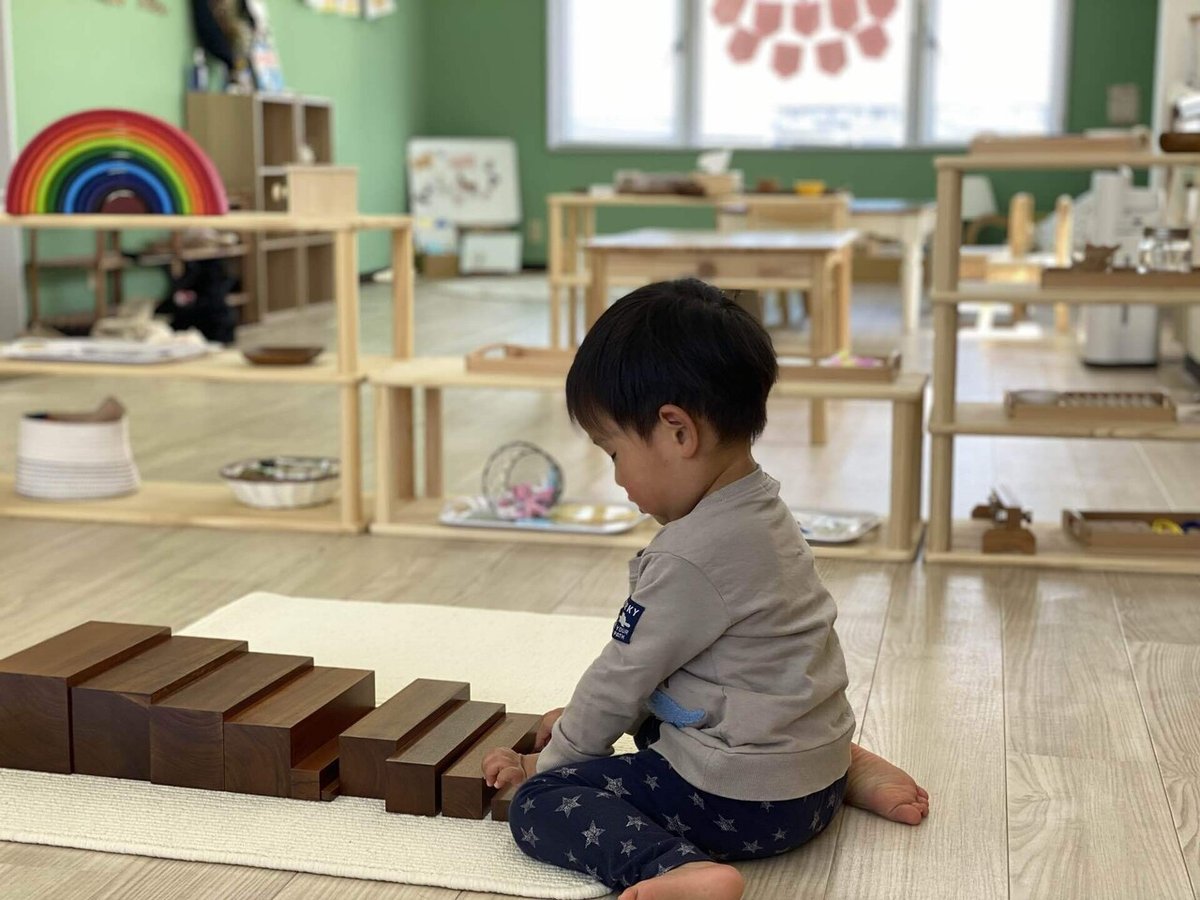 【モンテッソーリ棚】幼児教室リッコバンビのオススメ！｜幼児教室Ricco Bambi(リッコバンビ)