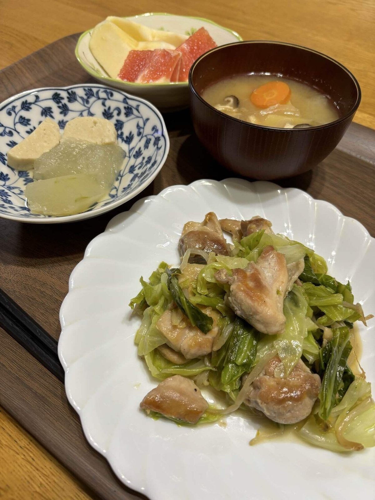 『鶏肉とキャベツ炒め』（塩分0.7g）｜guttyo