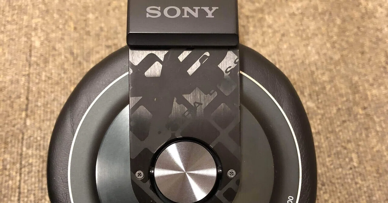 圧倒的な重低音再生性能が魅力！ 独特な見た目から、愛称はタイヤホン SONYのMDR-XB1000を紹介します。｜#シロサメ #オーディオ ...