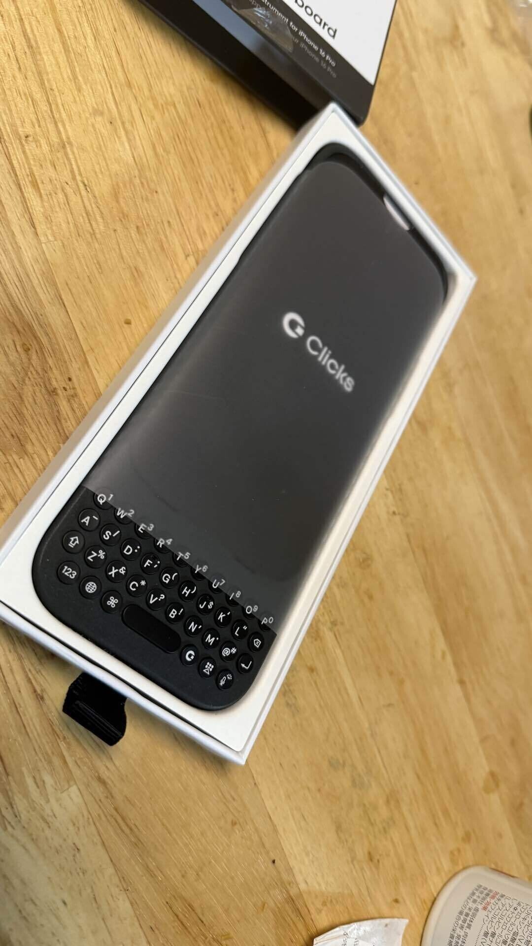 届いた】Clicks Keyboard for iPhone 16 Pro【iPhone がガラケー 届いた】Clicks Keyboard for iPhone 16 Pro【iPhone がガラケー