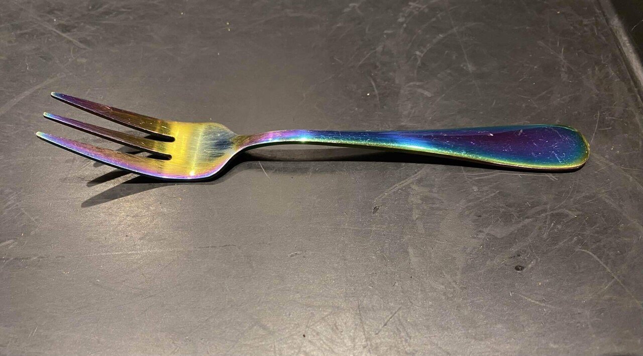 今年は毎日noteを更新しようと思っているのですが、すでにもういっぱいいっぱいです。 とりあえず新年最初に行った喫茶店のゲーミングフォークを上げます。 ちなみに一緒に行った夫のフォークは普通 ...