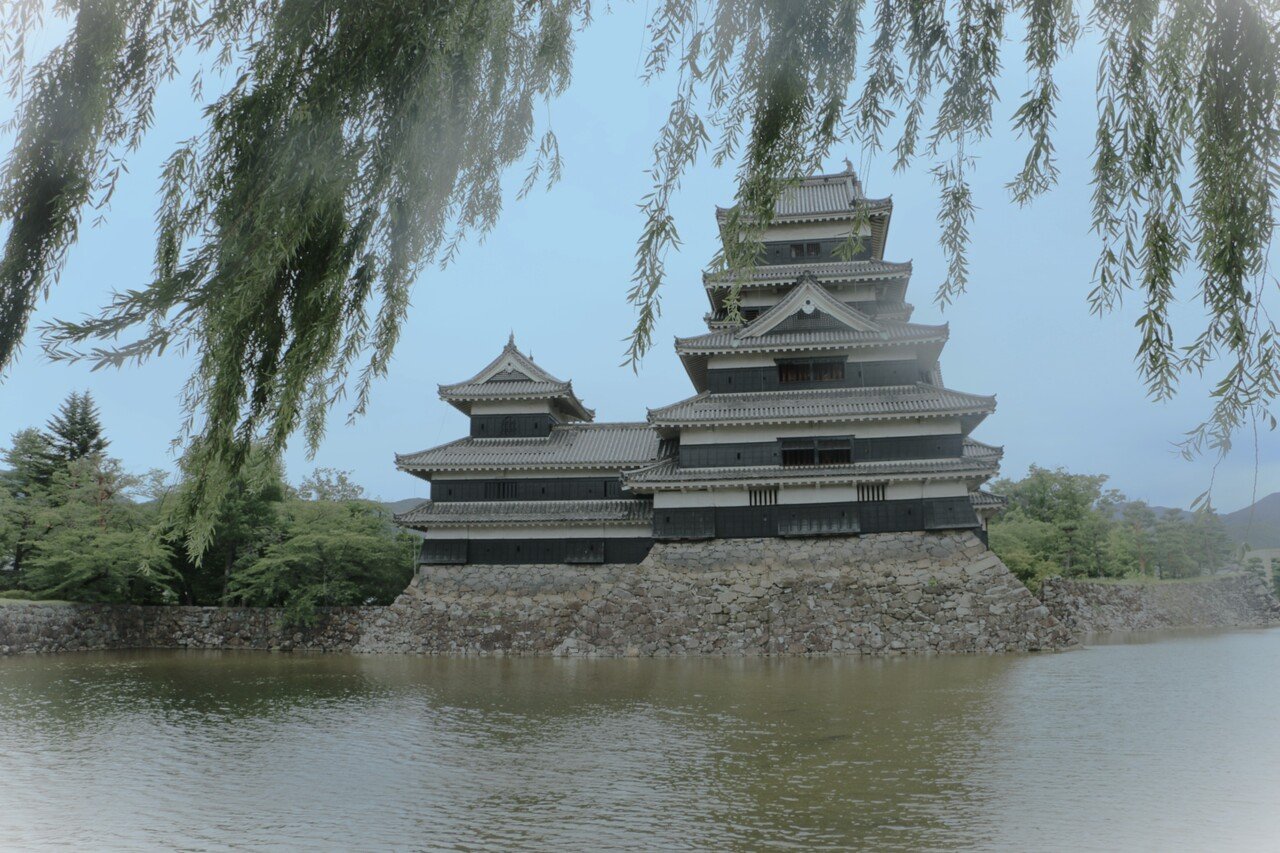 松本城について。https://eshostudio-blog.com/%e3%81%8a%e5%9f%8e%e3%81%ae%e7%b4 ...