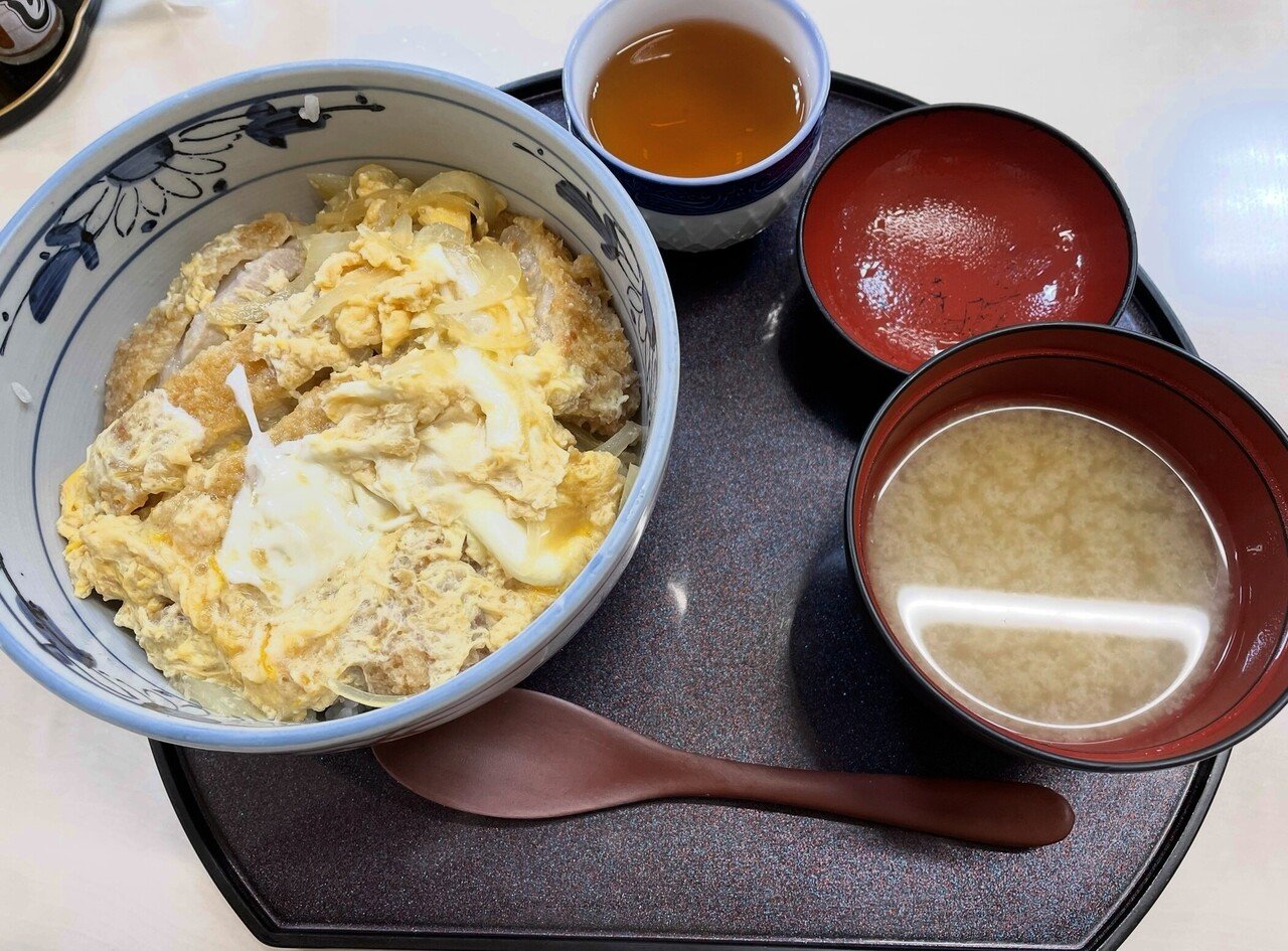 糸庄アピタ店。カツ丼。お腹一杯。｜DJ KENJEE
