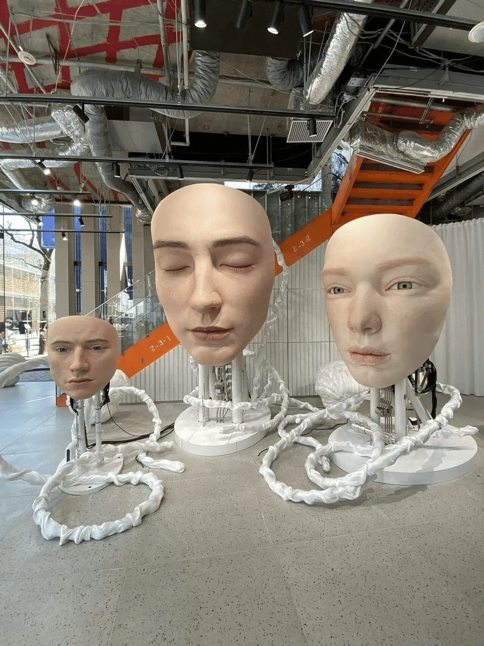 東京建築巡り〜表参道の3つの顔面オブジェ｜東京の建築&アート巡りオタク@tanrock