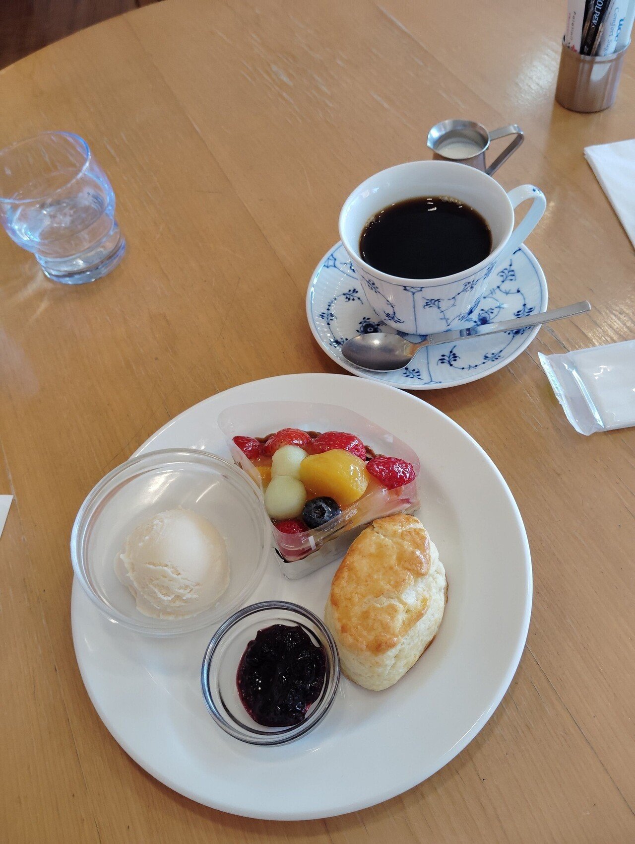 横浜そごうのカフェメディオの紹介記事 https://eshostudio-blog.com/%e5%96%ab%e8%8c%b6%e5%ba ...