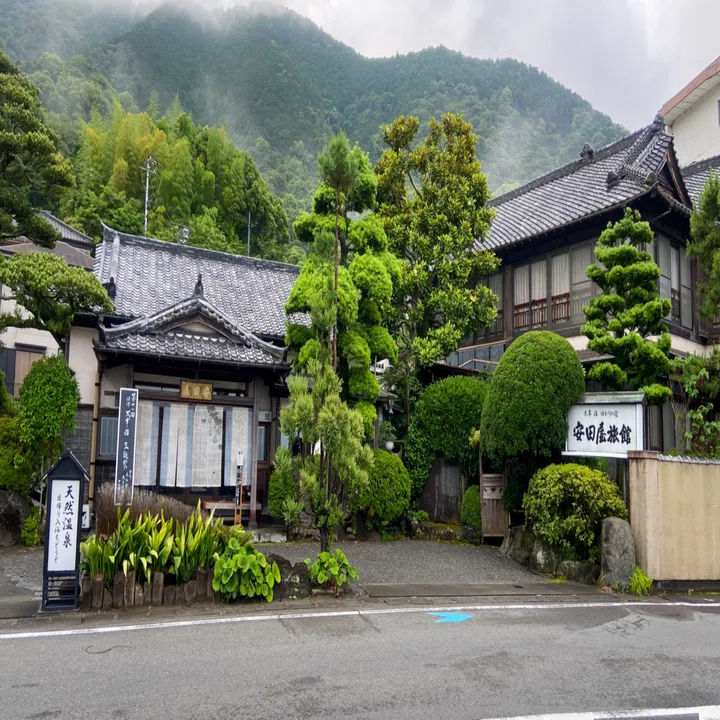 【聖地巡礼のススメ】ガチ勢が選ぶ！本当に行ってよかったアニメ聖地ランキングTOP5 | ANITABI TRAVEL