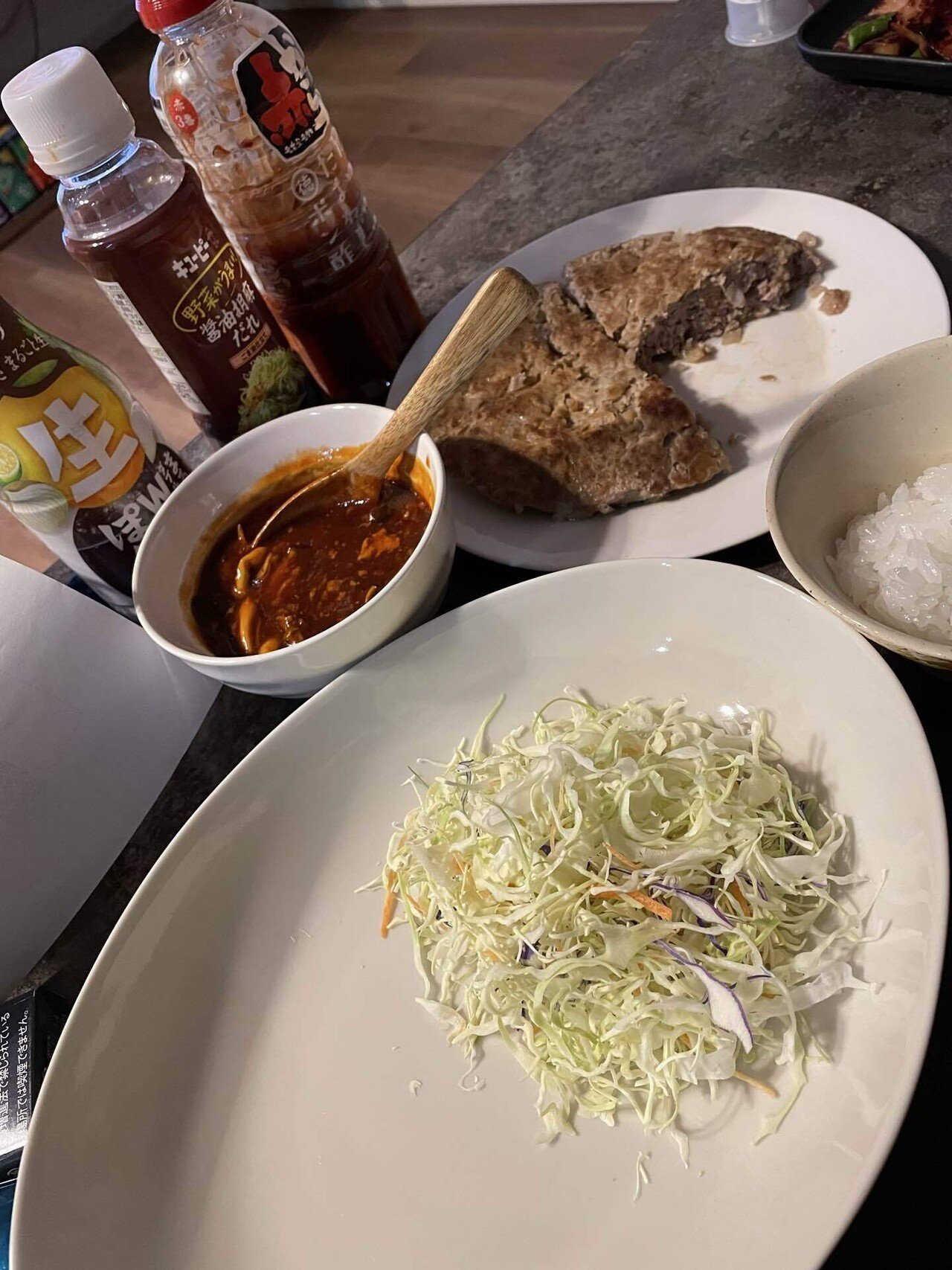 2025/1/30 ハンバーグ 丸めいスタイル 味付けもご自由に 奥にひっそりアスパラベーコン ごちそうさまでした！｜gohan_okazu