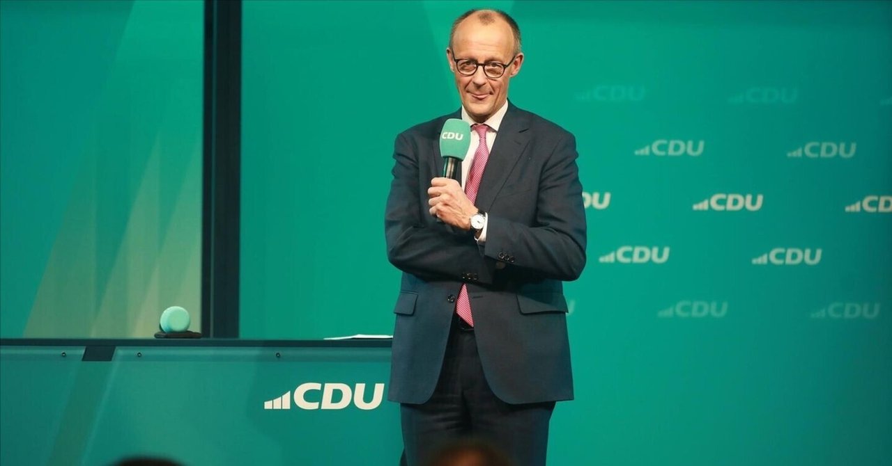 CDUのフリードリヒ・メルツがコメディアンを演じ、SPDのトップ政治家の真似をしている｜DigitalCreator