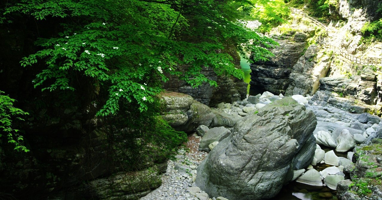 面河渓 善通寺の五重塔 ～撮影旅行よもやま話集～｜綺麗な風景写真が撮りたい