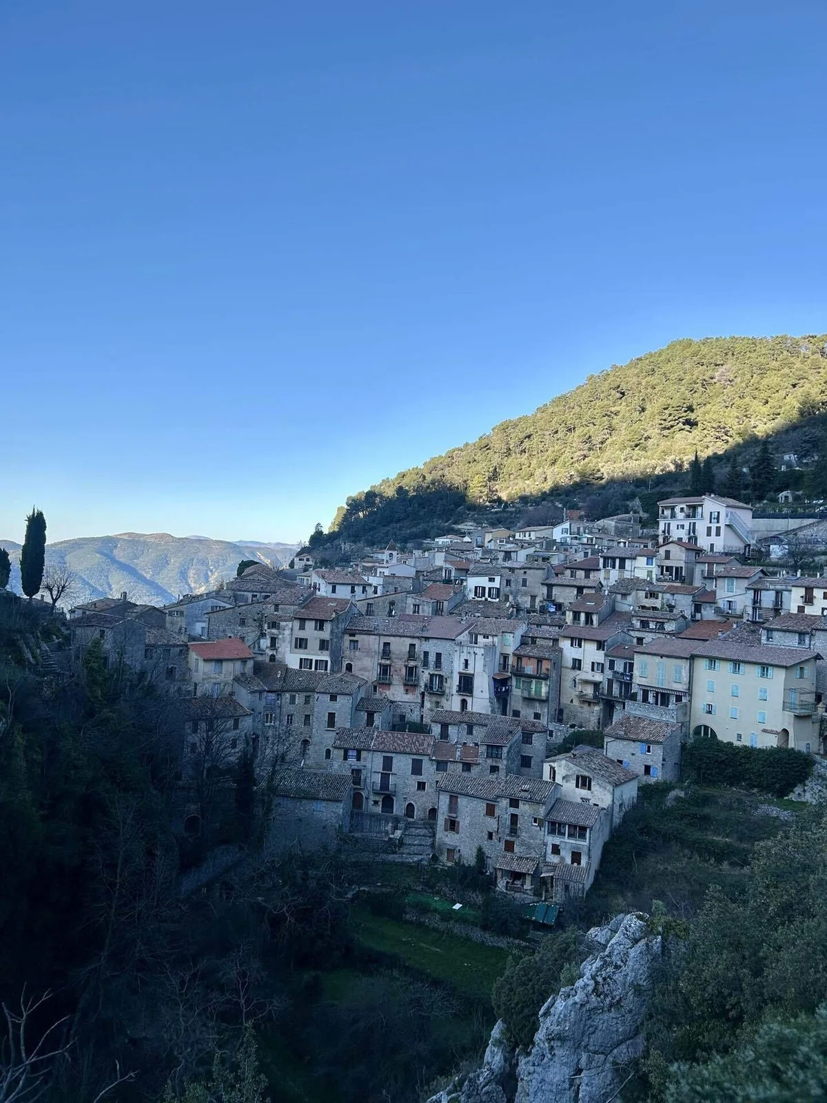 ニース近郊 1人トレラン合宿#2 Peille to Menton via Cime de Baudon (1265m) 青い空と海と白い山 ...