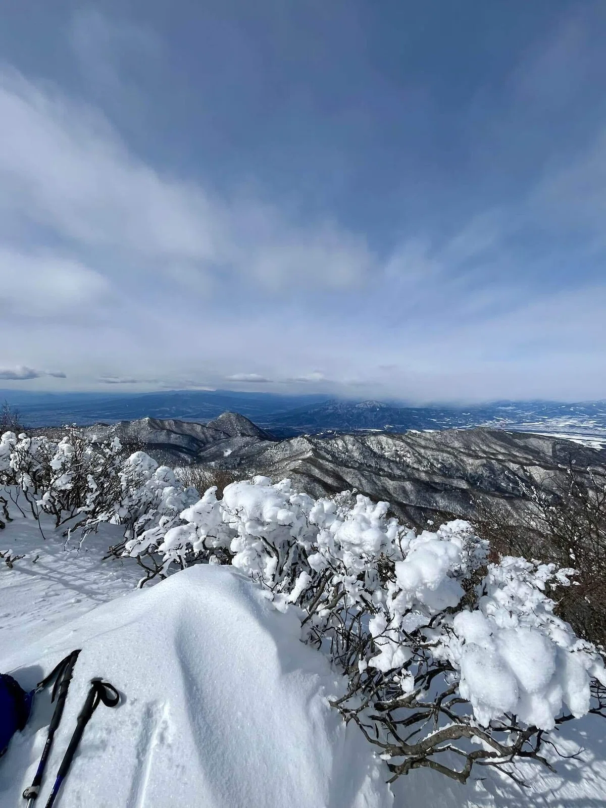 冬の赤城山、雪の湖上を歩く【黒檜山、小沼】｜serico
