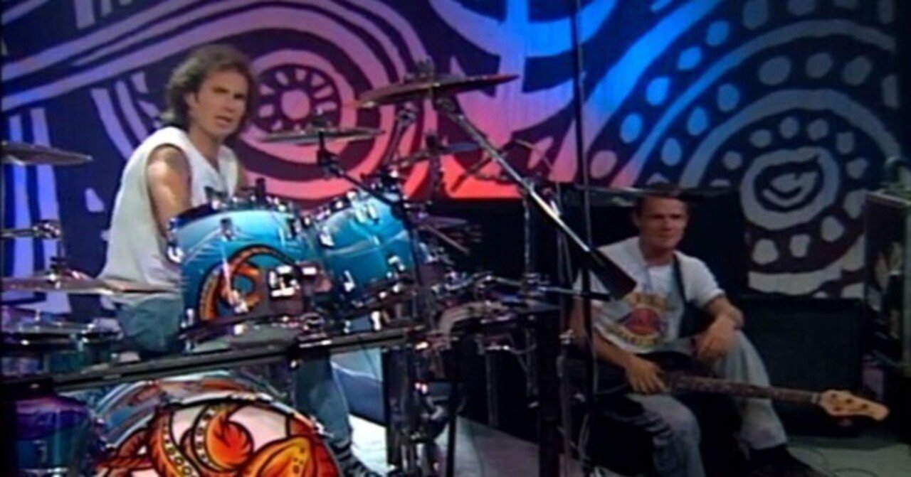 Chad Smithのビートの魅力に迫る｜Drum Kazuki