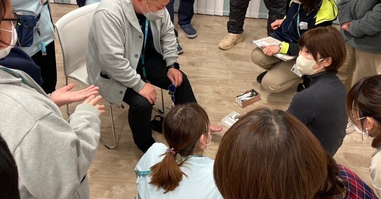 高齢者の足の爪切りを阻む壁｜阿邊里恵_rie abe