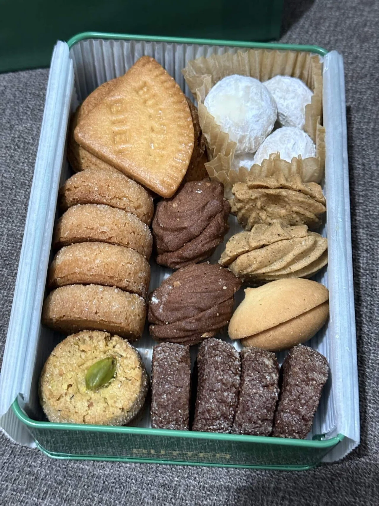 #BUTTER #美瑛放牧酪農場 ビスケット旨し。#丸ビル地下1階 https://biei-farm.co.jp/butter/index ...