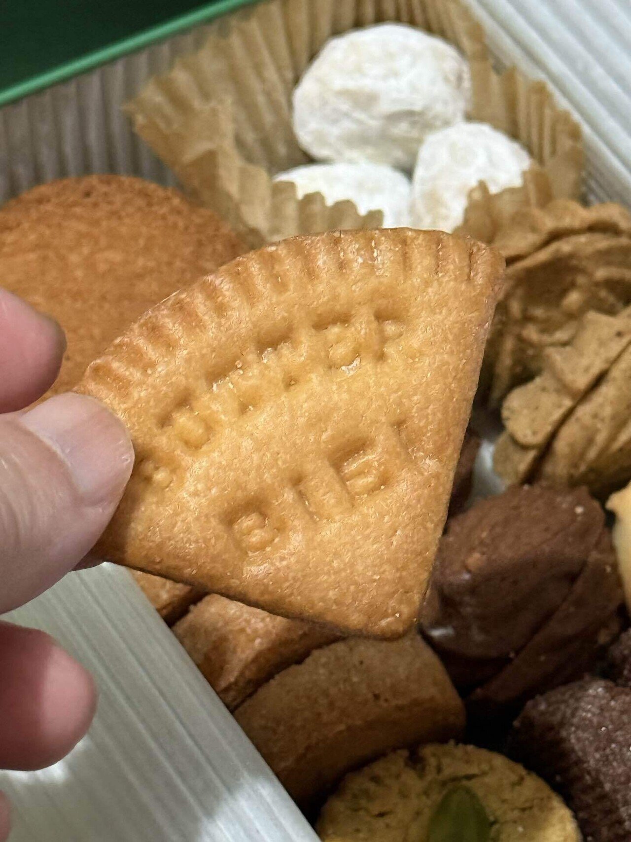 #BUTTER #美瑛放牧酪農場 ビスケット旨し。#丸ビル地下1階 https://biei-farm.co.jp/butter/index ...