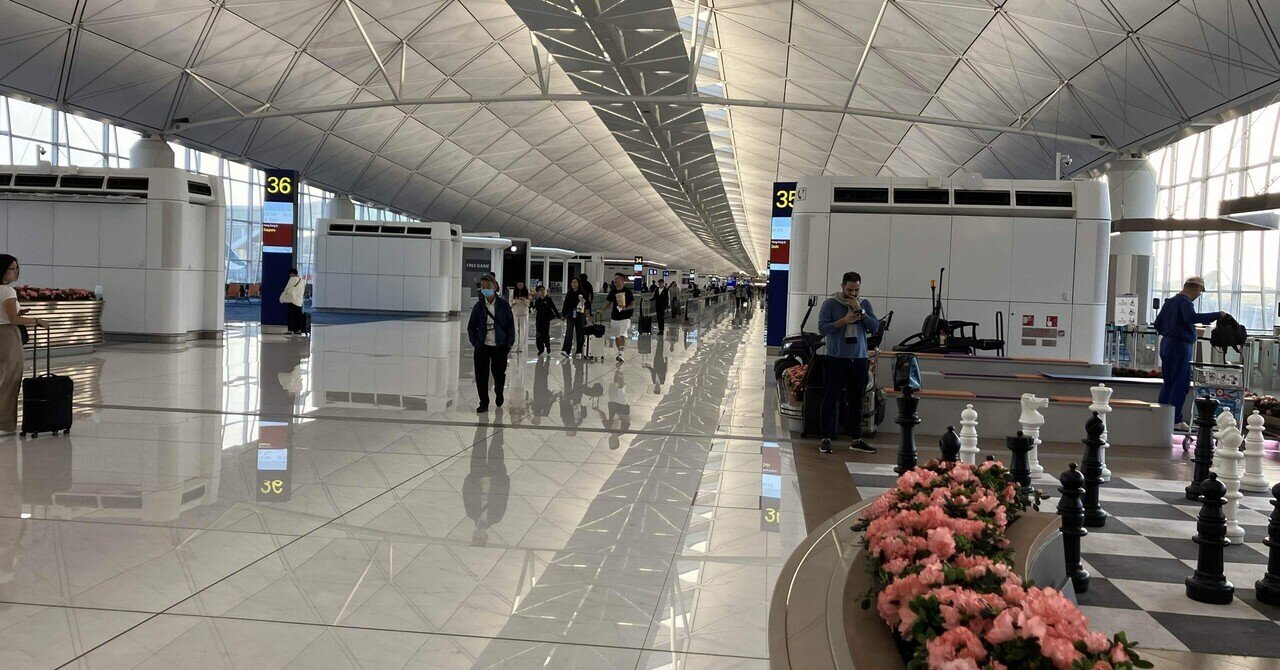 【note連載：道なき道へ──アメリカ出張記2025】第3話「空港で学ぶ選択の哲学──香港トランジットと“YES”のその先」｜hajime