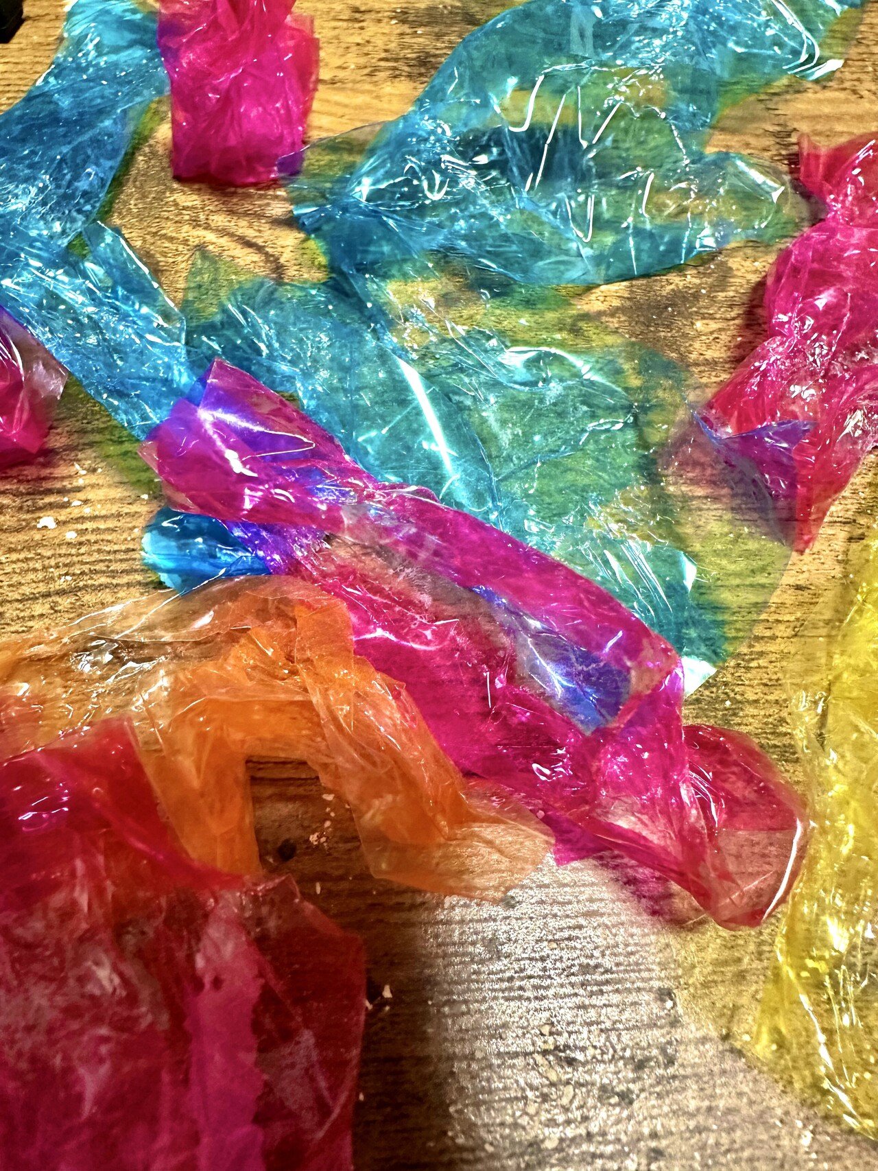 ラムネを食べる手が止まらない！ あと一個はあと一袋になってしまう！！！！！ 絶対「ラムネ中毒」だーーーーーーー！！！！！ うわぁぁぁぁ！今から1人で面接対策するのでぜひ応援しててください ...