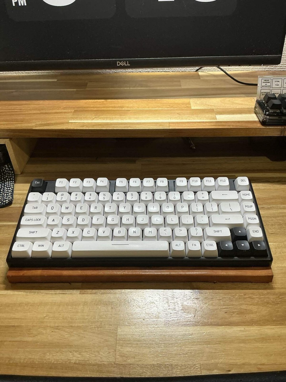 NiZからスペース2分割 静電容量無接点ロープロファイルキーボードが発売｜noda