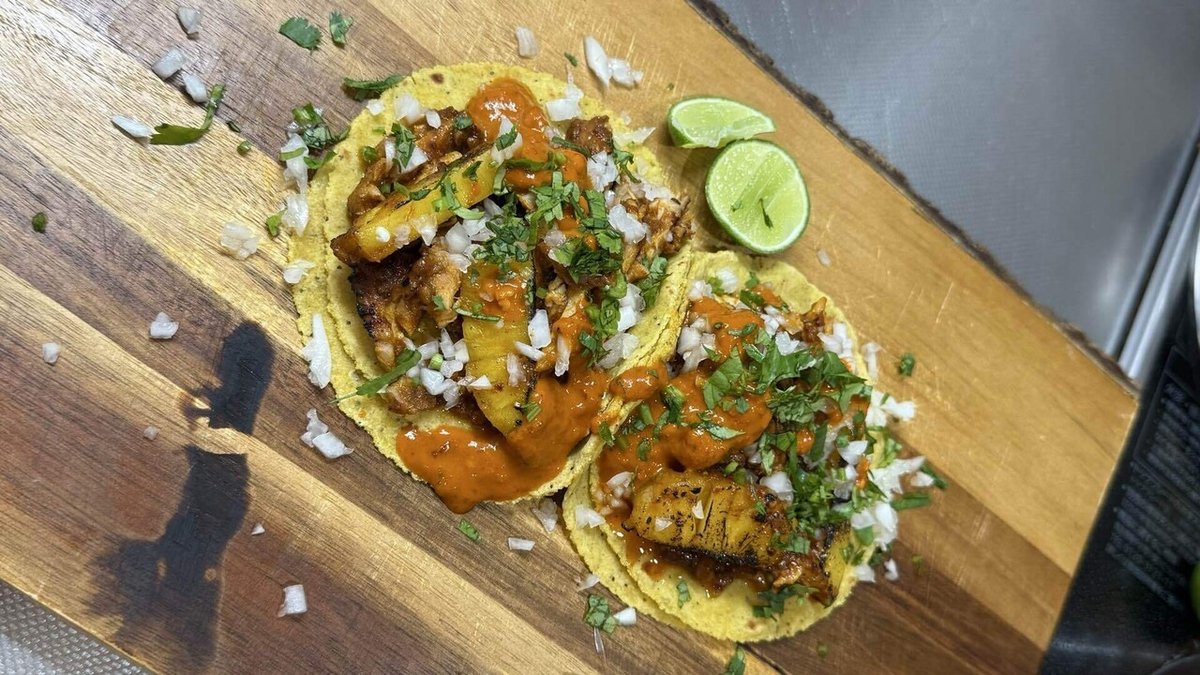 【おうちでメキシコ気分！メキシコ市場で大人気のタコス『Al Pastor』の徹底再現🌮🍍】｜taco_sta_gram