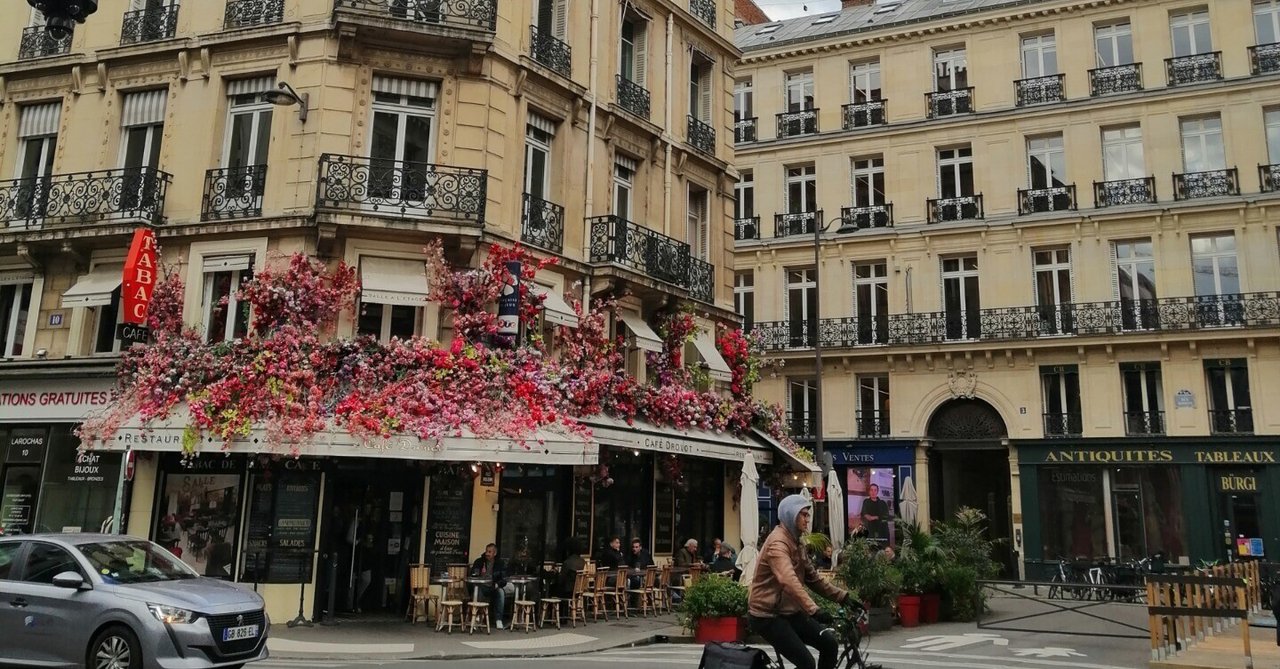 W字と「エ・アロー？」｜Karito