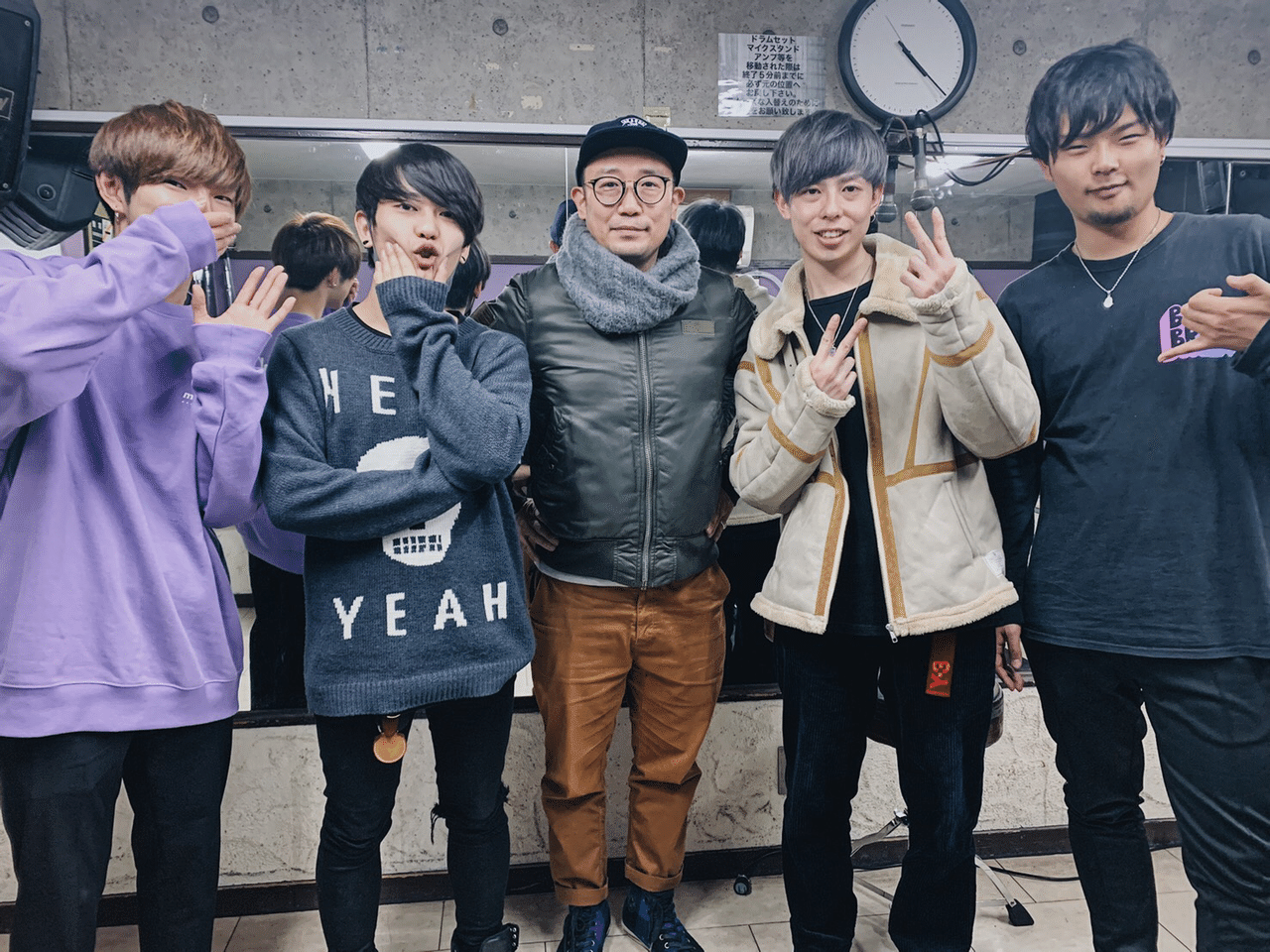 今日は1日制作でしたっ！ あのKEYTALKを手掛けてたプロデューサーの方と1つの作品を創ることが楽しすぎました☺︎ 本当にかっこいい楽曲が出来上がってきている。お楽しみに！☺︎ #バンド ...